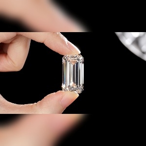 Record-Breaking 34.59ct. CVD Diamond Analyzed at GIA Hong Kong Lab ...